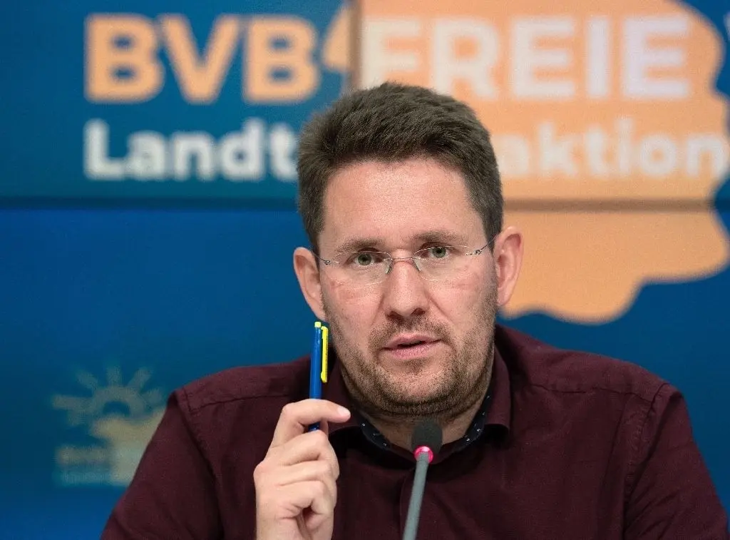 Erschließungsbeiträge: Peter Vida spricht auf Bürgerversammlung | moz.de