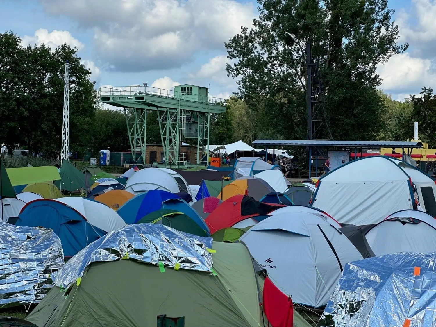 CCCamp 2023 in Mildenberg: Blick in die Hacker-Szene – Krawall mit Corona-App und Jens Spahn ...