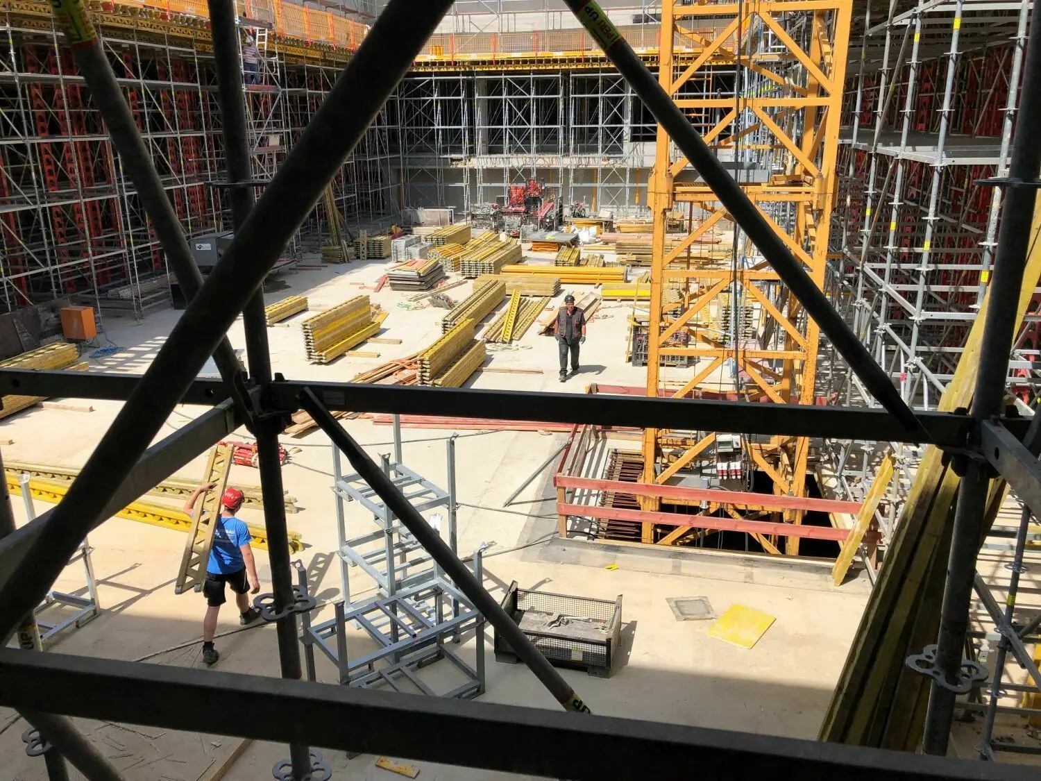 Freizeit, Party und Unternehmungen: Einblicke in die Arbeiten an der ...