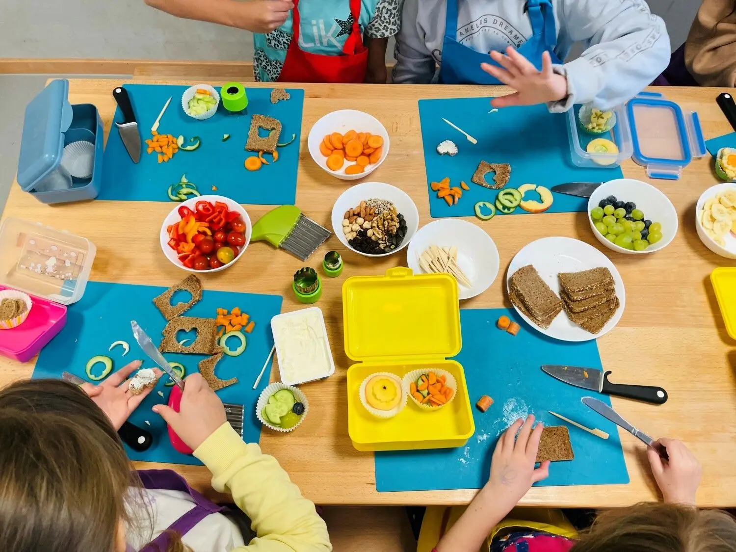 Essen in Brandenburg: Tischkultur zum Wohlfühlen – gemeinsame Mahlzeiten mit Kindern machen ...