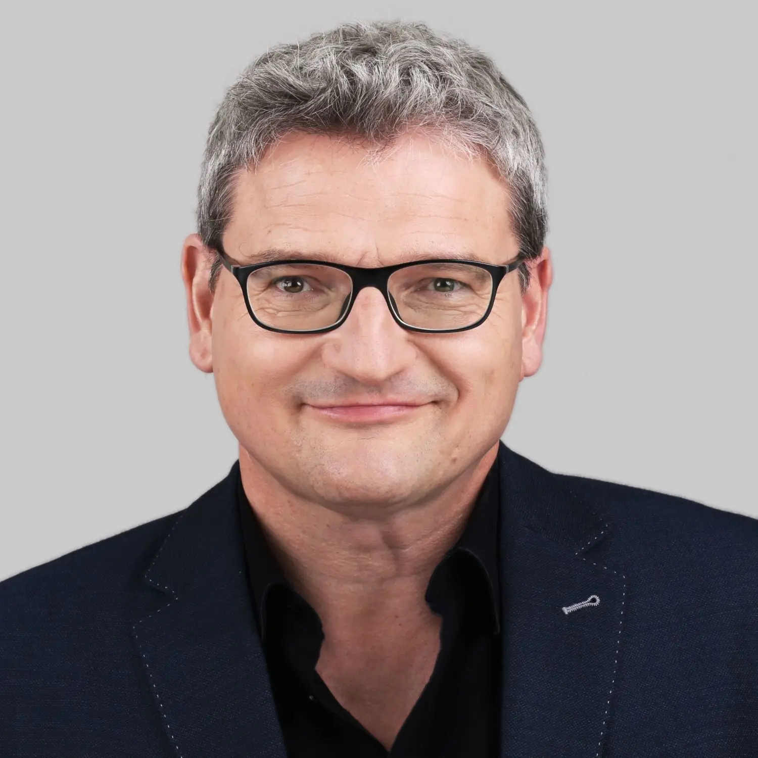 Medien und Innovation: Vertrauen zurückgewinnen: MIZ-Chef Volker Bach ...