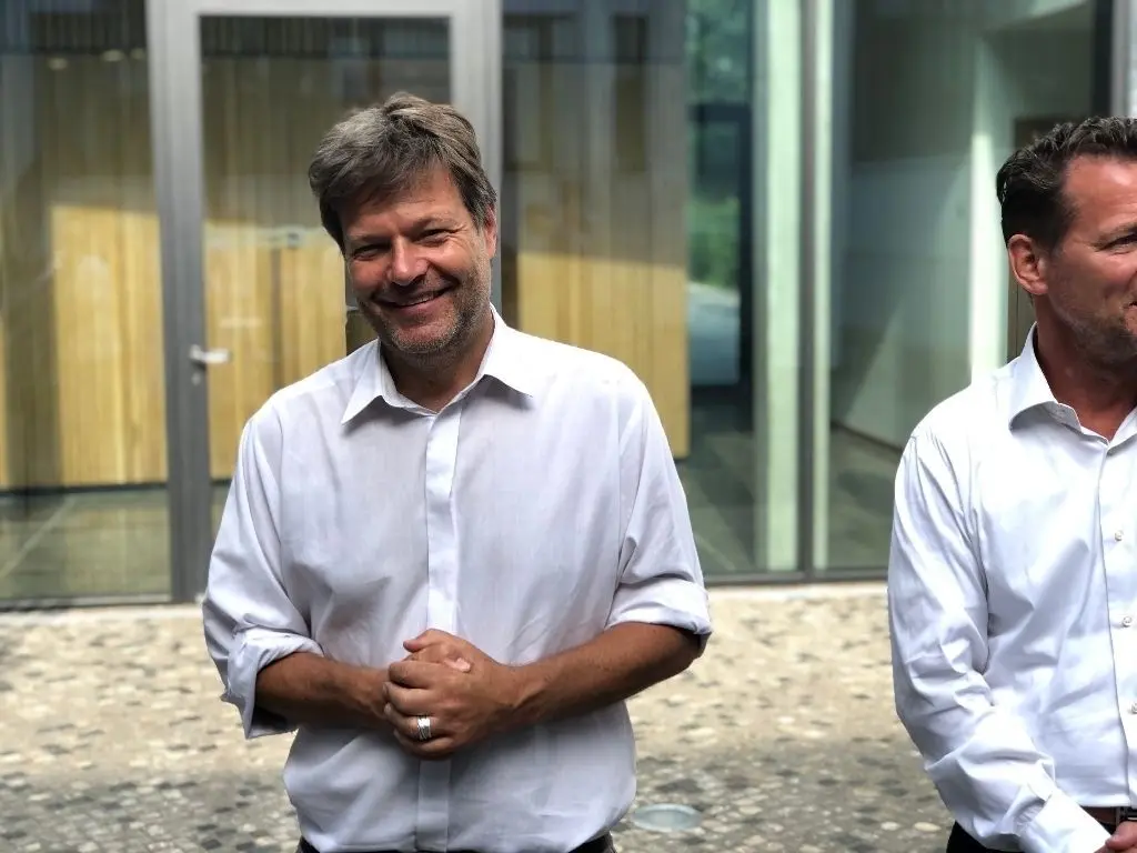 Besuch: Robert Habeck informiert sich in Hohen Neuendorf über ...