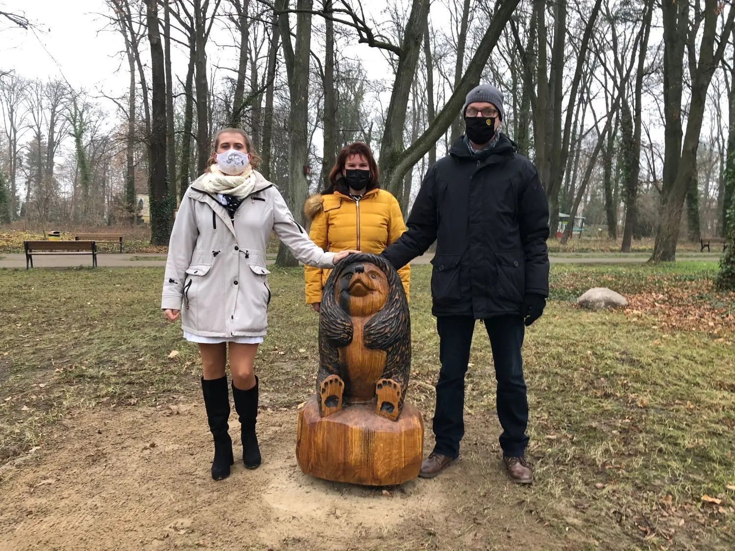 Für die ganze Familie: Tiere, Holz und Bäume in Veltens Viktoriapark ...