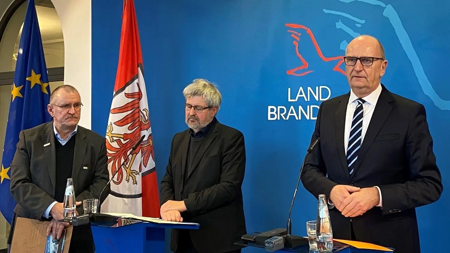 Protest in Brandenburg: Dietmar Woidke verspricht Bauern „guten Schluck ...