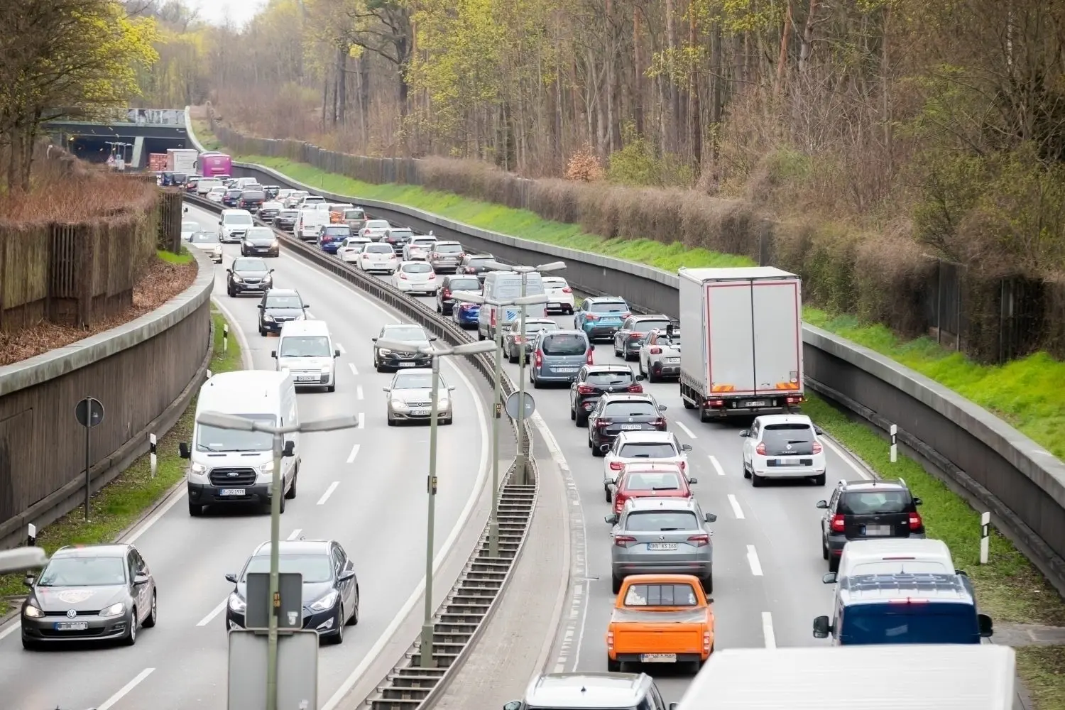 Unfall auf A111 in Berlin: Tunnel Flughafen Tegel wieder frei | moz.de