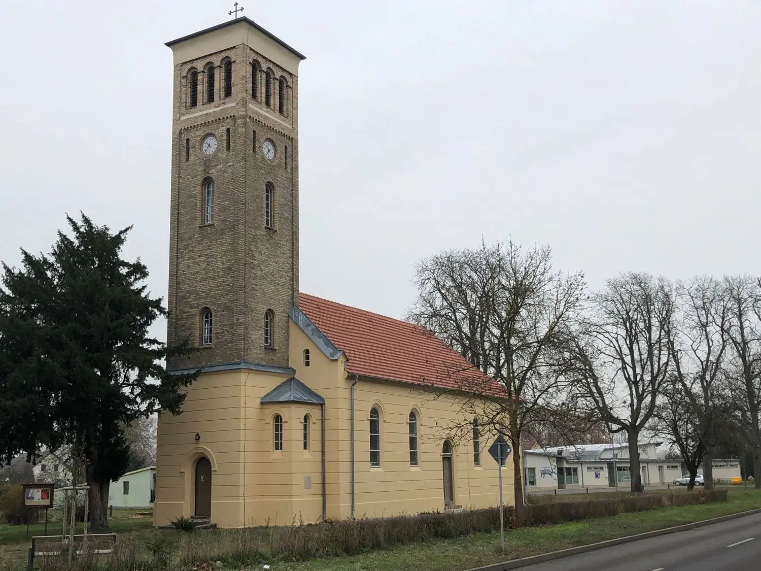 Bauarbeiten: Die Kirche in Germendorf erstrahlt in neuem Glanz | moz.de