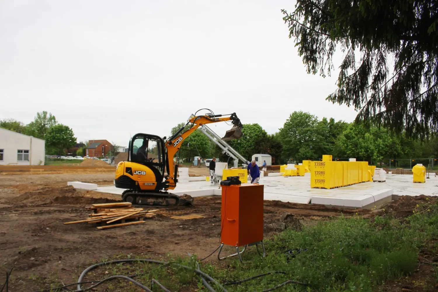 Immobilien: Sand im Getriebe – Material-Mangel trifft auch Baustellen ...