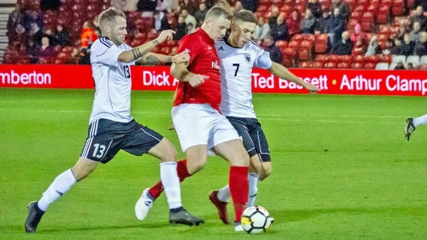 Fußball Brandenburg: Pendeln zwischen Brandenburgliga und National-Elf der Bundeswehr | moz.de