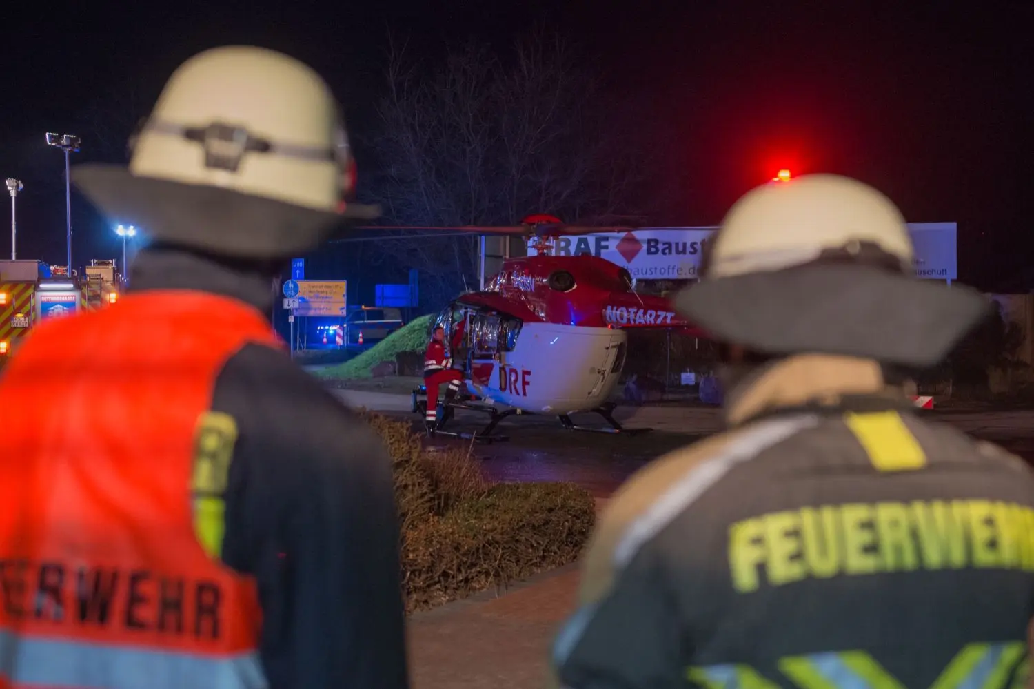 Tödlicher Unfall bei Rüdersdorf bei Berlin: Zwei Tote und vier schwer Verletzte auf der B1 | moz.de