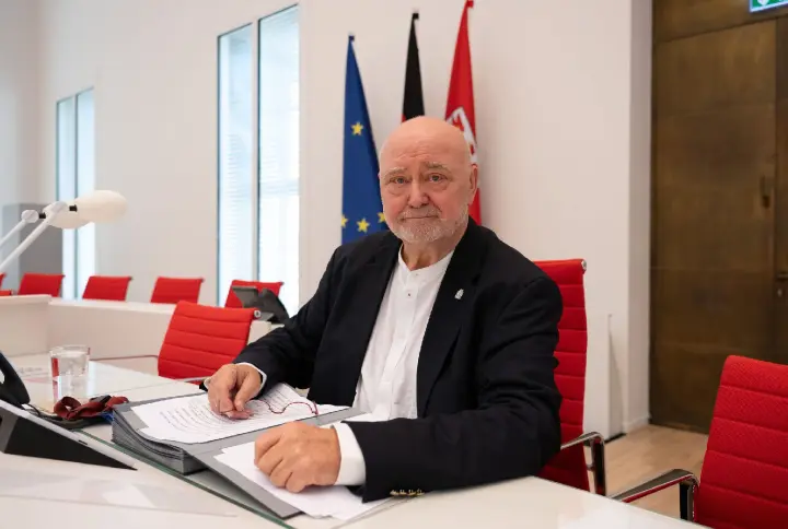 BSW in Schwedt: Landtagsabgeordneter Reinhard Simon öffnet Bürgerbüro ...