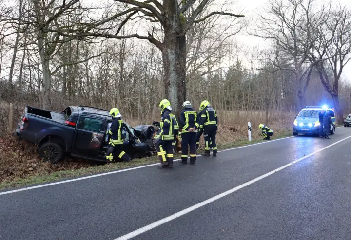 Tödlicher Unfall in Strausberg: Mann (77) stürzt mit Rad und stirbt im ...