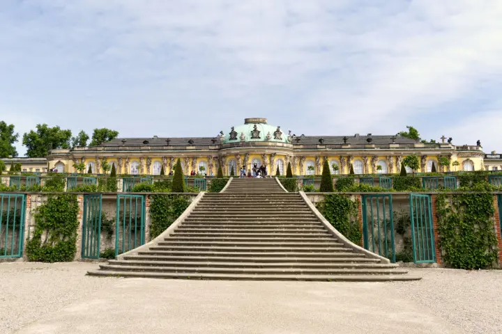 Ausflug ins FEZ in Berlin: Baden, Klettern, Geld scheffeln – die ...