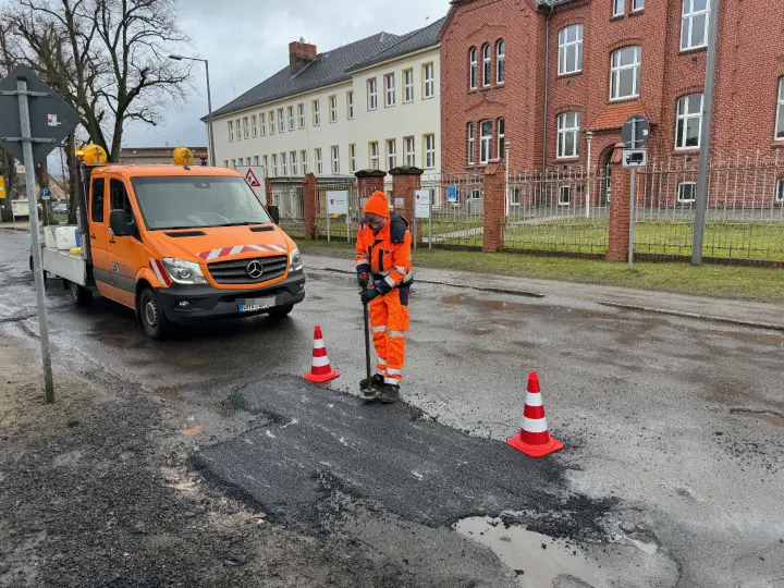 Sperrung in Gransee: B96 mehrere Tage dicht – was Pendler wissen müssen | moz.de