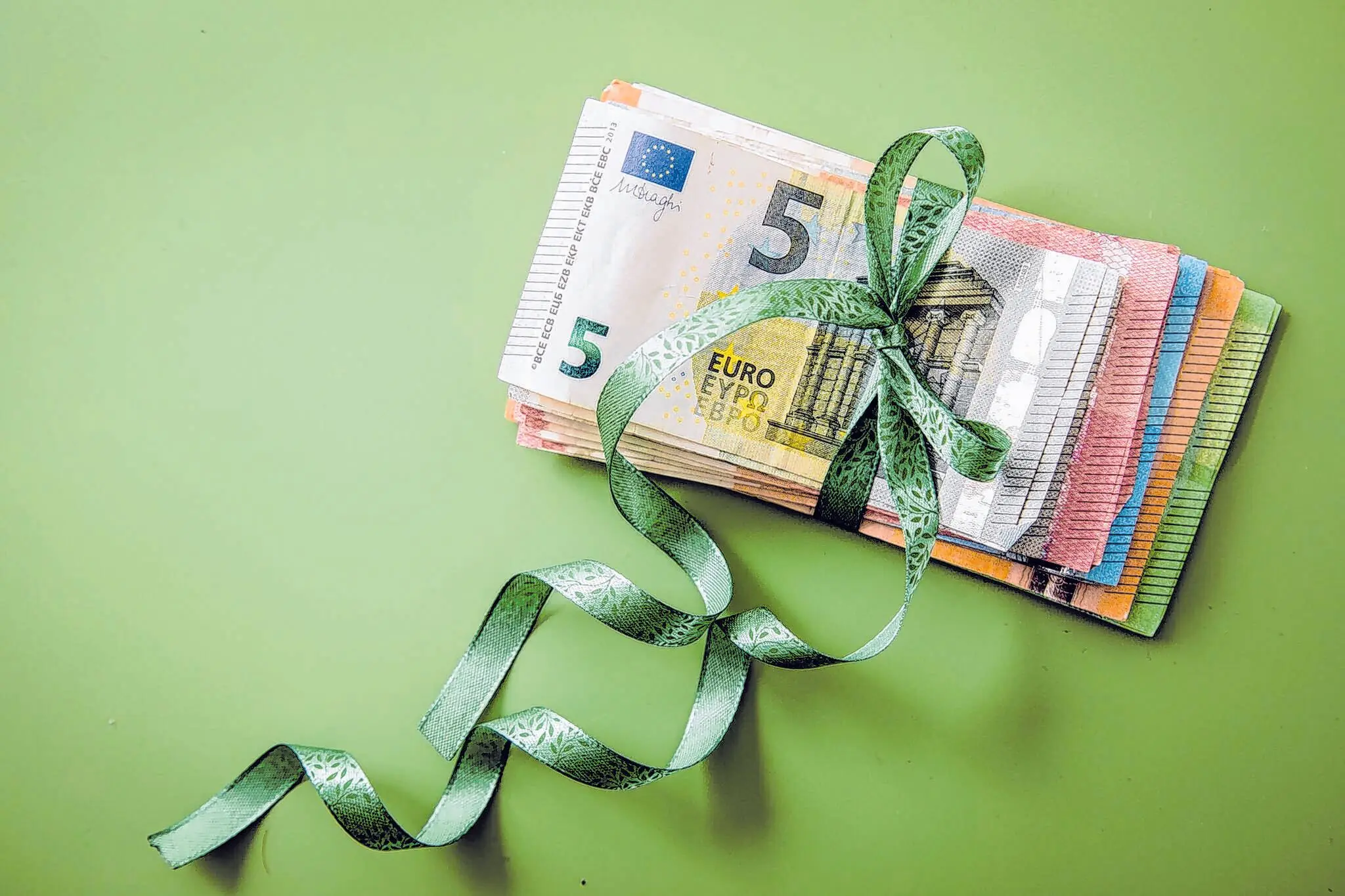 Recht und Steuern: Wann Geldgeschenke auch das Finanzamt interessieren ...